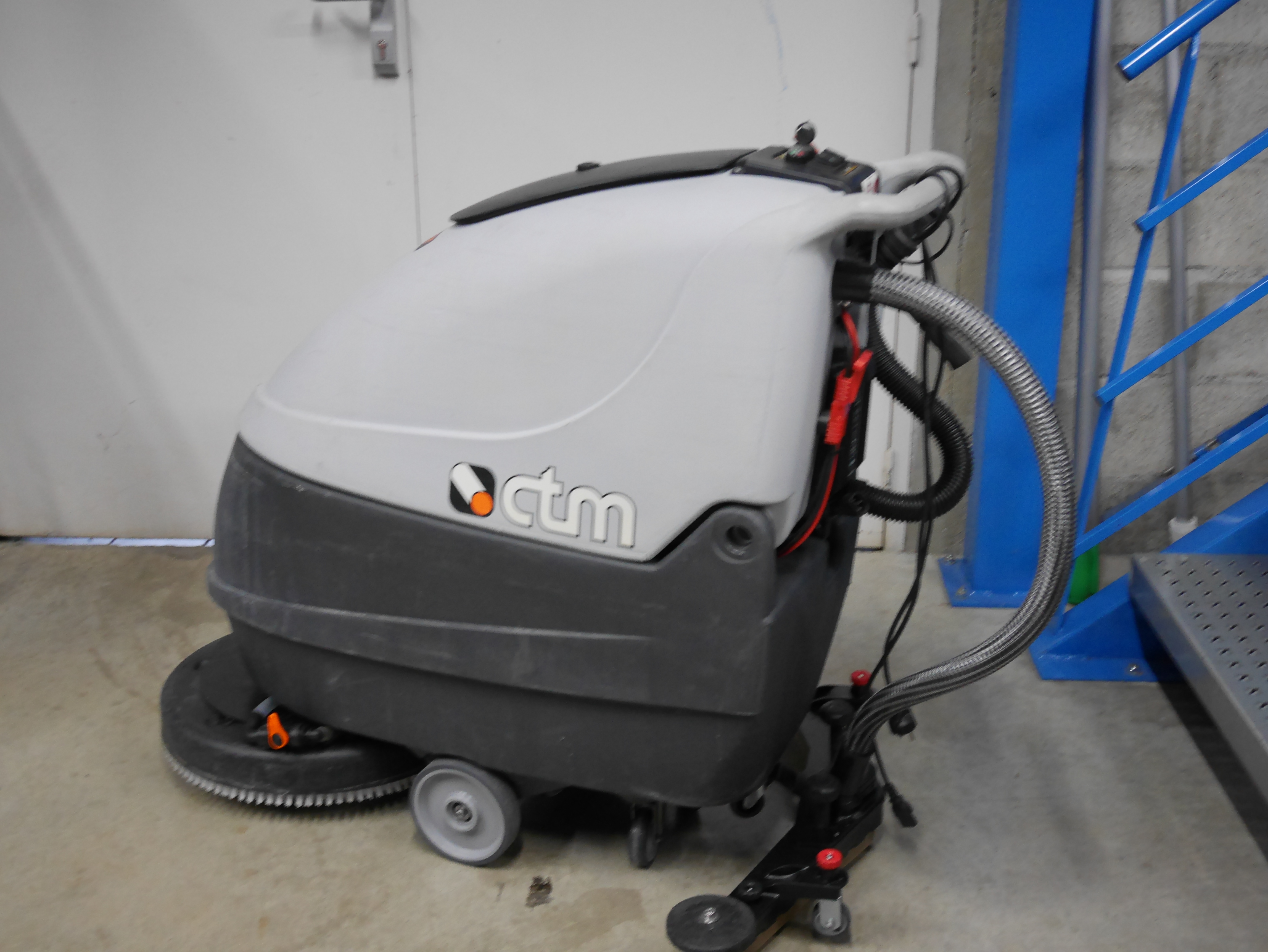 Location vente réparation Autolaveuse accompagnée CTM SWIFT EVO 50B prix et tarifs neufs ...